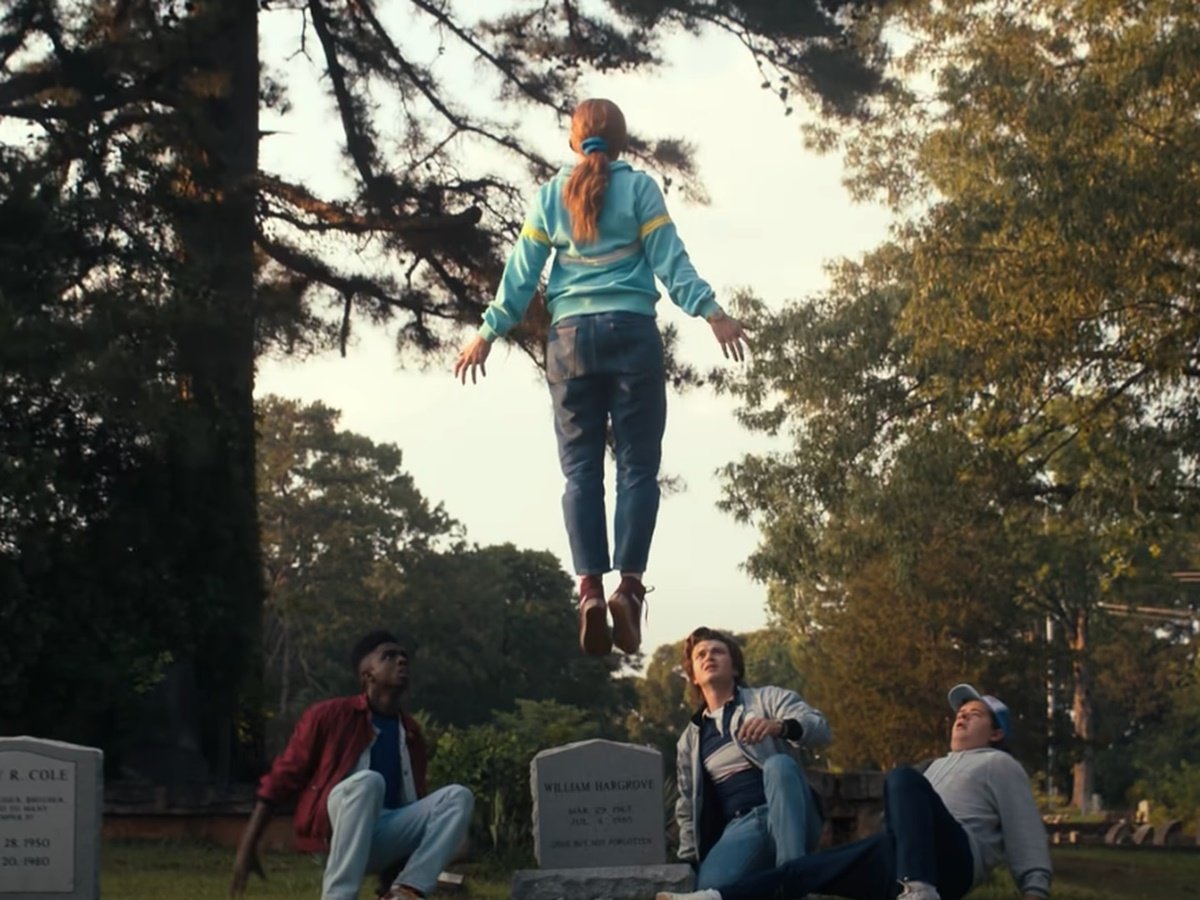 Max de 'Stranger Things' levita em decoração de Halloween; Veja!