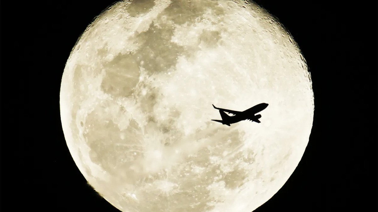 1ª superlua de agosto acontece nesta terça-feira (1); entenda o fenômeno