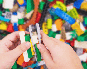 Emily Blunt também considera processar a Disney - Multiverso Notícias ...